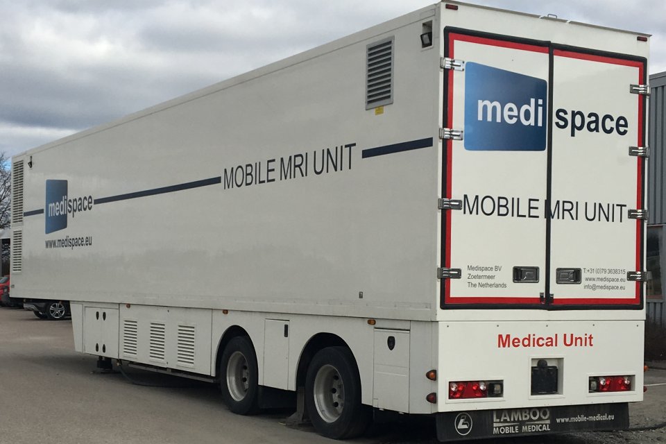 Siemens Magnetom Symphony 1.5T - MR 420 MRI-trailer
